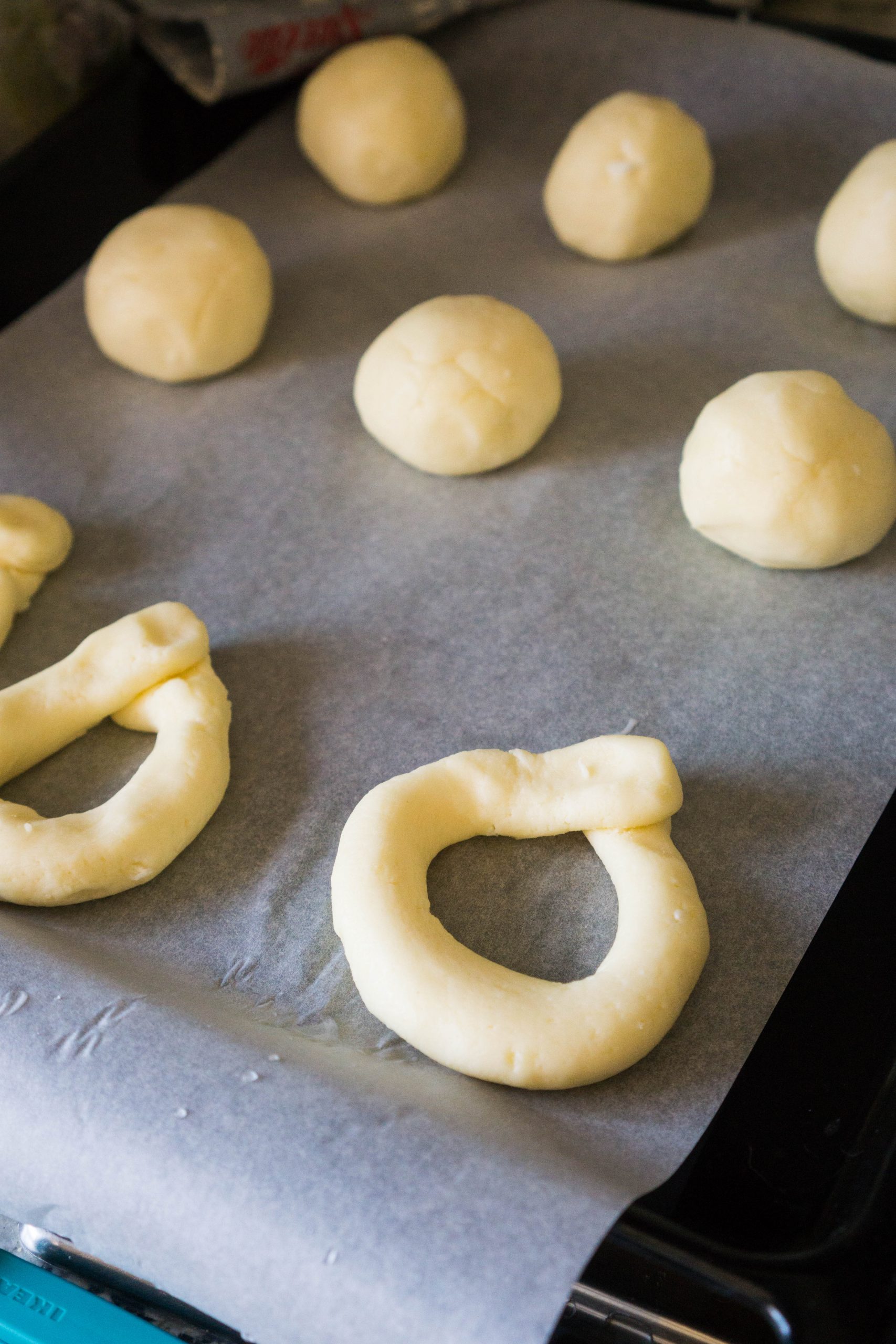 Pandebono Recipe (Colombian Cheese Bread) - The Cookware Geek