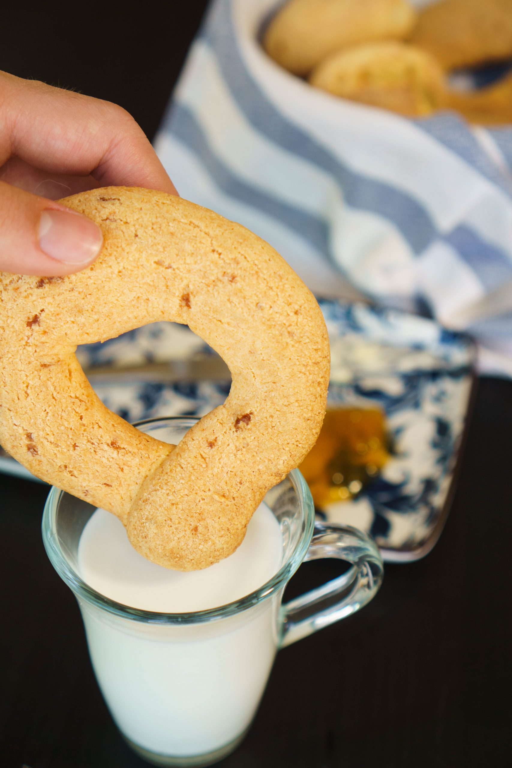 Pandebono Recipe (Colombian Cheese Bread) - The Cookware Geek