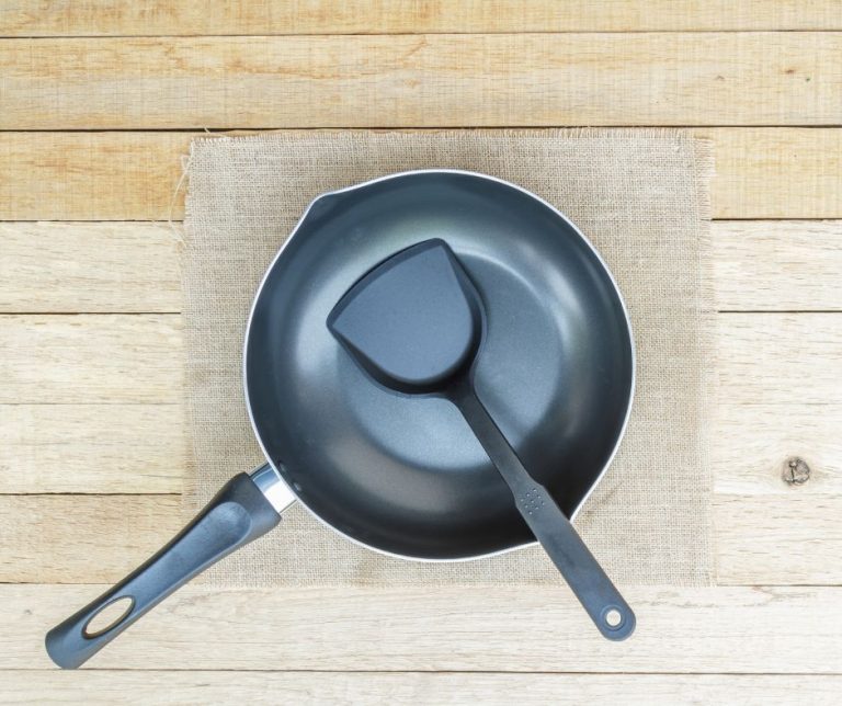 Ceramic vs. Teflon: Which One is Best? - The Cookware Geek